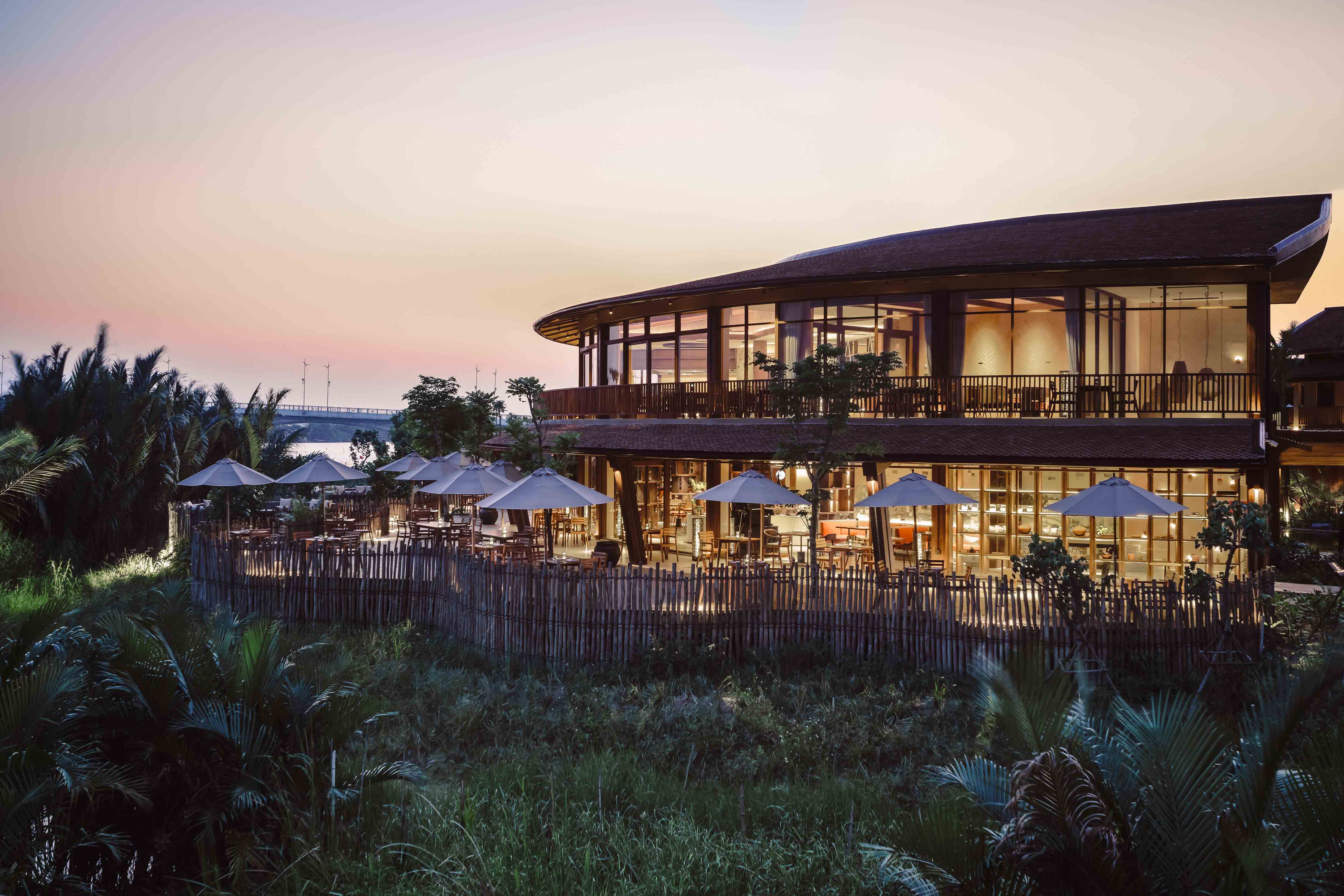 architecture bioclimatique | NAMIA RIVER RETREAT - Wellness Inclusive ...